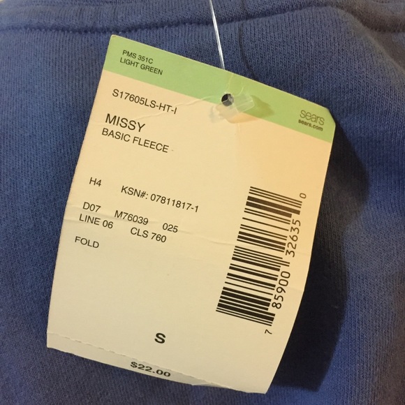 Laura Scott | Tops | Laura Scott Missy Basic Fleece | Poshmark